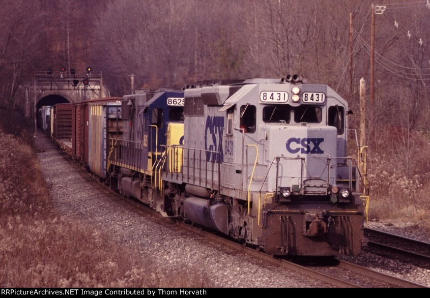 's ALOI (Allentown - Oak Island) heads east over the LEHL